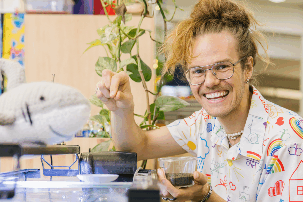 Messy magic with MR LUKE - KIDDO Mag